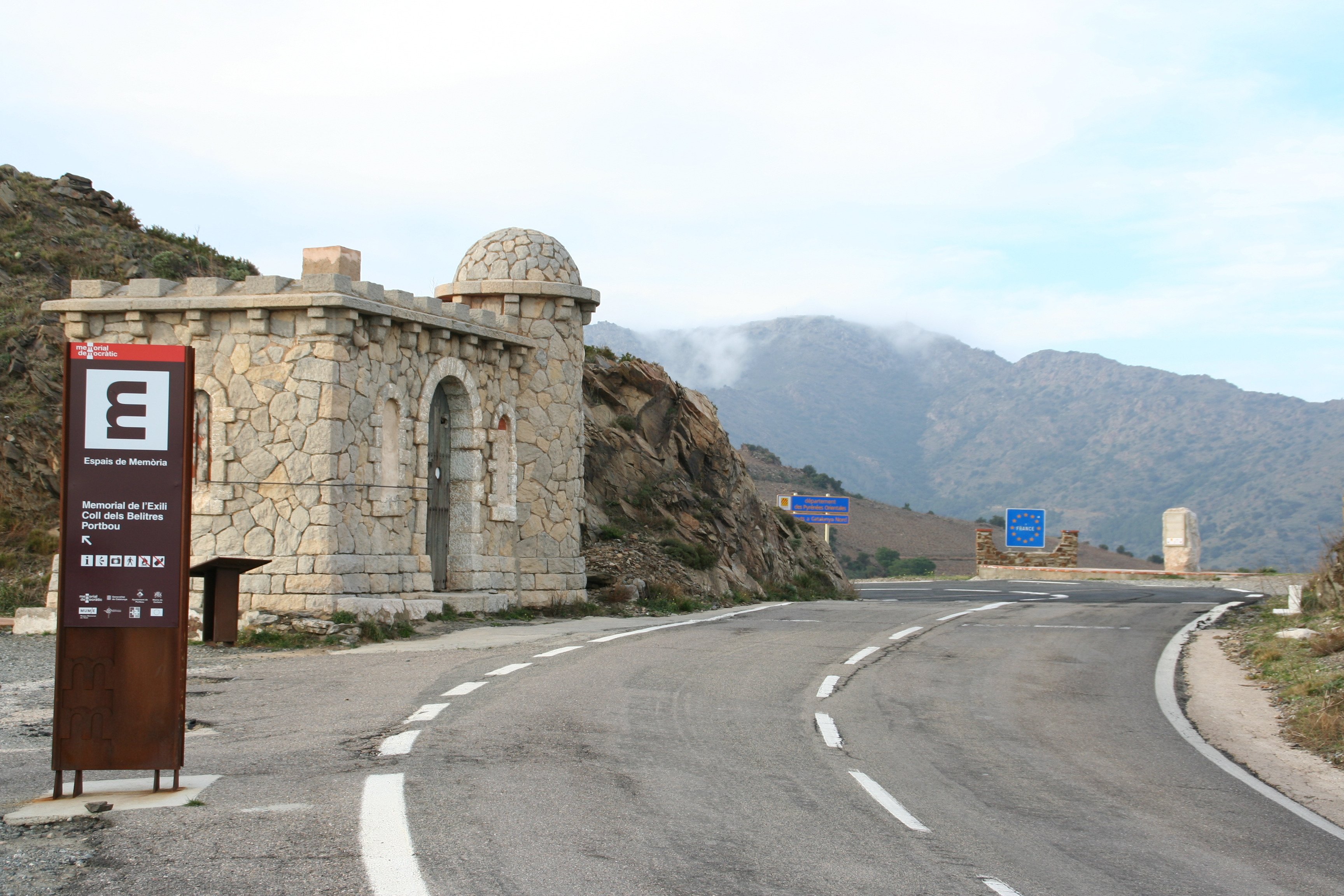 Cerbère and Portbou border Crossings – Barry's Borderpoints